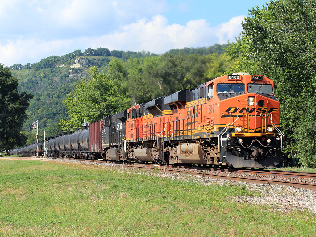 BNSF 6400